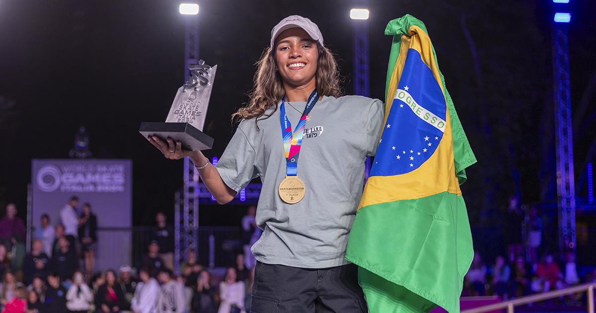 Rayssa Leal supera japonesas e é bicampeã mundial de skate street