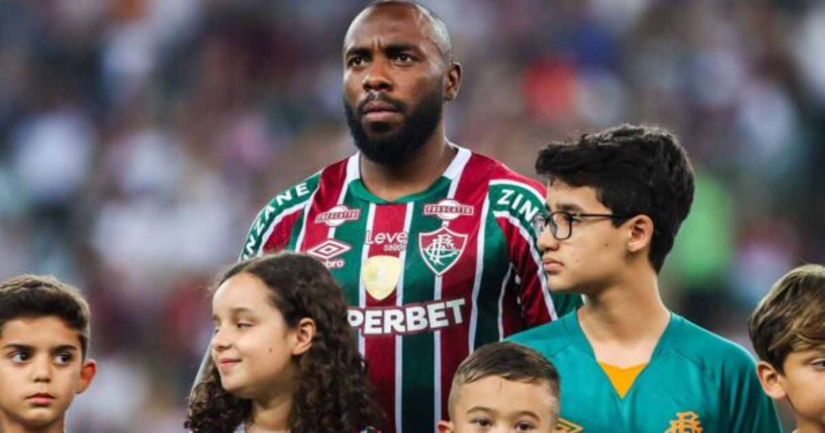 Manoel reaparece como opção e pode completar 100 jogos pelo Fluminense