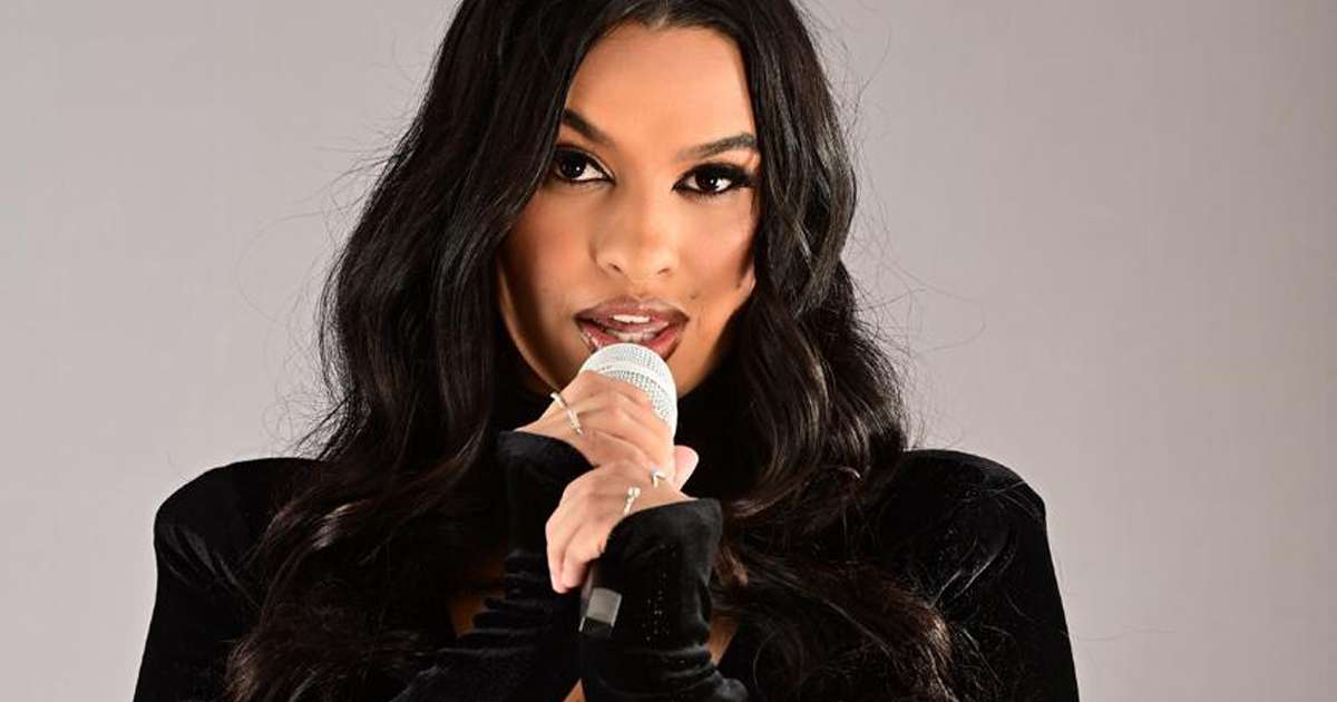 Fabi Meire celebra álbum "De Um Jeito Mais Que Diferente"