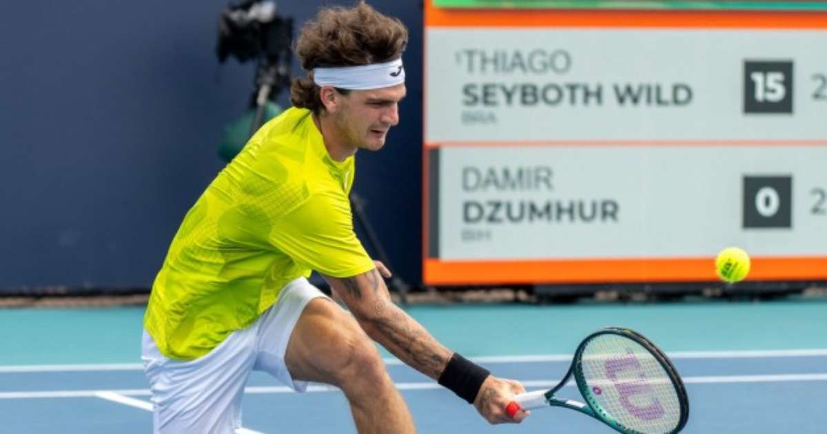 Thiago Wild faz jogo duro, mas para em Medvedev em Xangai