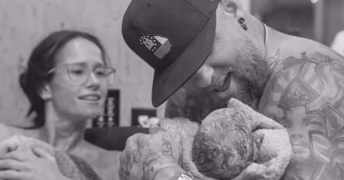 Quem é Brantley Gilbert, cantor que interrompeu show, ajudou mulher a ...