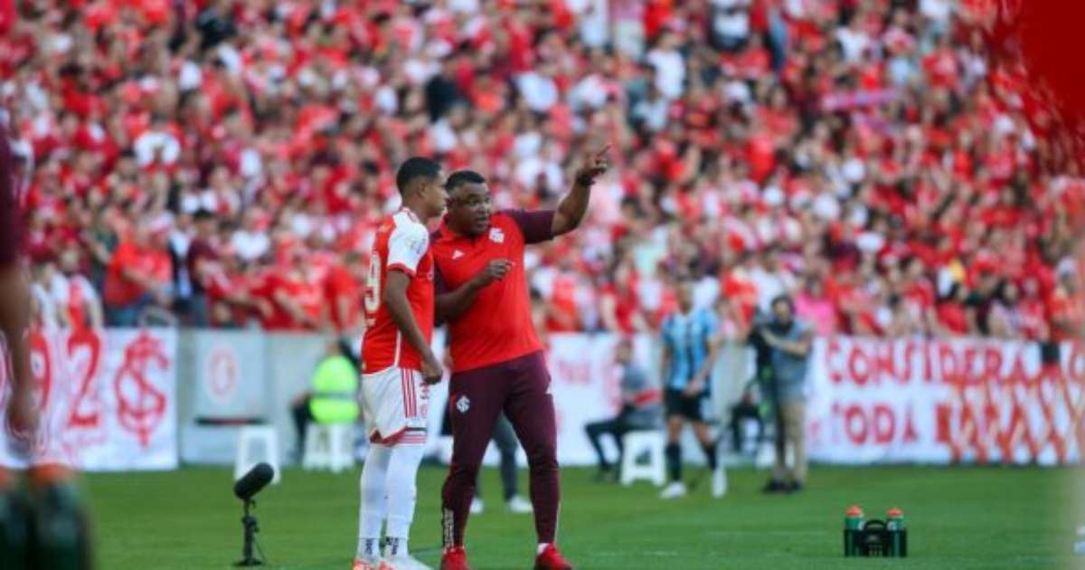 Roger começa a lapidar no profissional mais uma joia da base do Inter