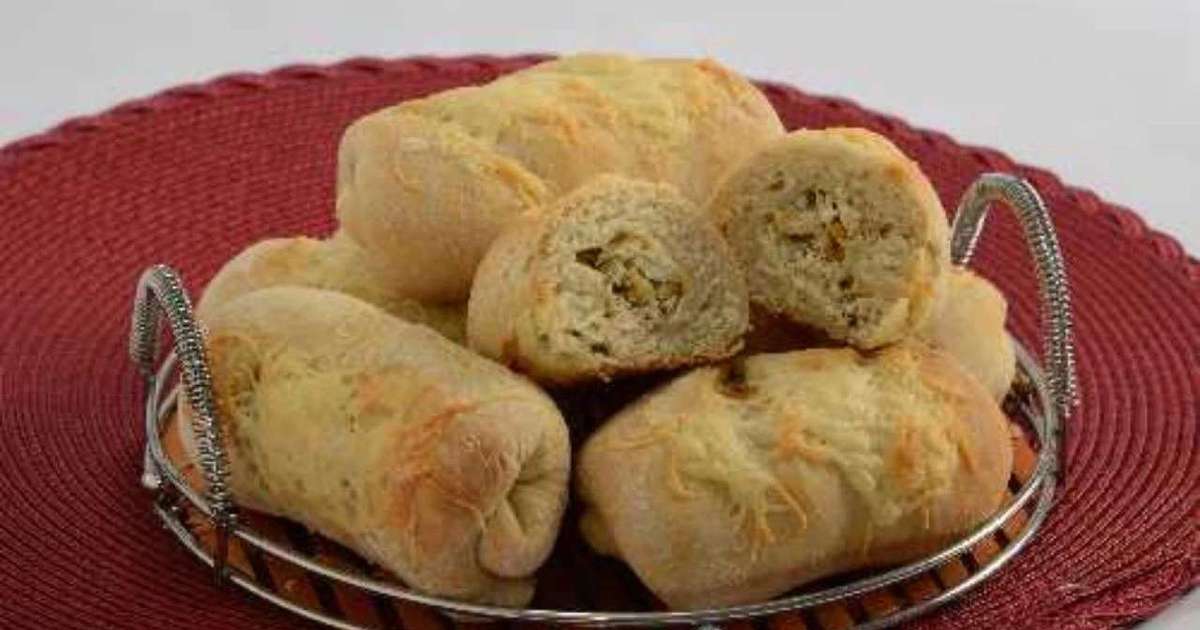 Mini baguete de frango: teste o lanche saboroso e fácil de fazer