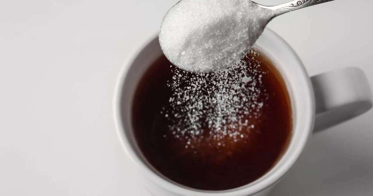 Sal e açúcar em excesso: entenda os riscos para a saúde