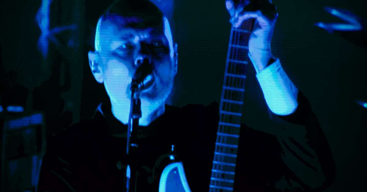Smashing Pumpkins surpreende até nostálgicos com show em SP