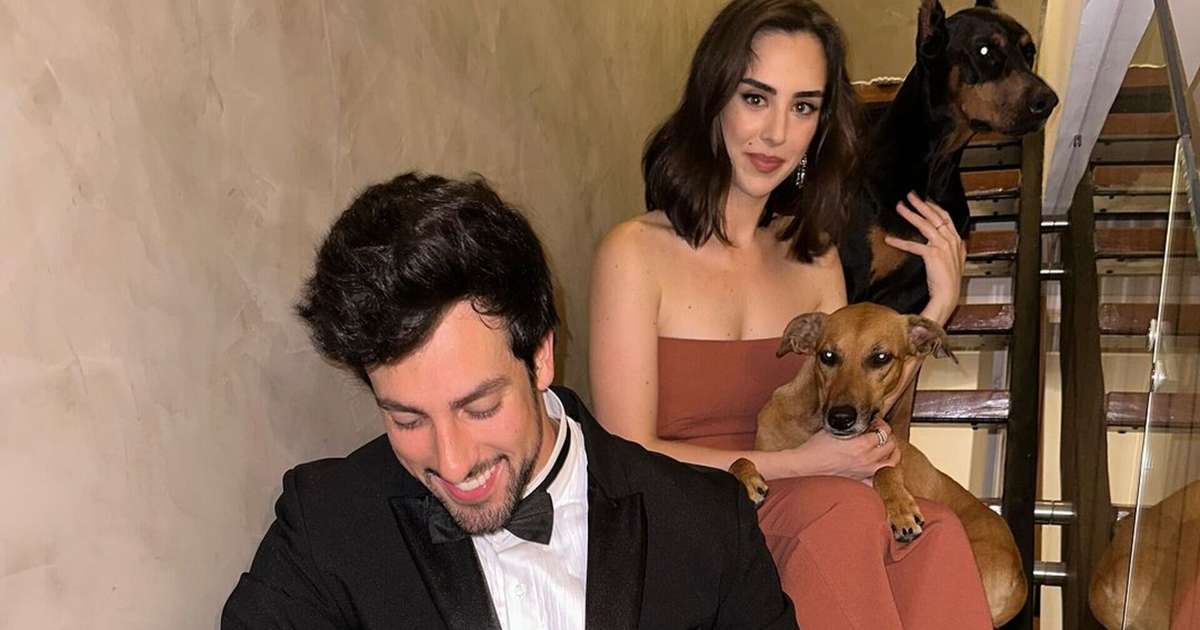 Filha de Faustão surge em foto rara com o noivo e seus cachorros