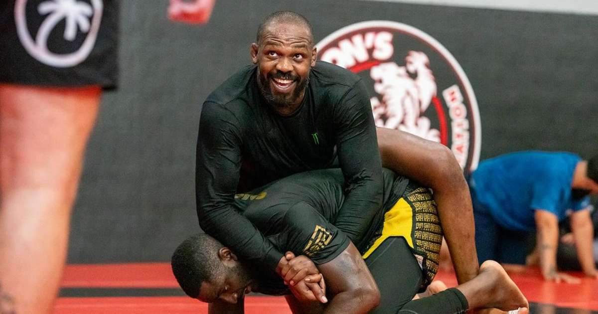 Técnico diz que prepara Jon Jones para 'última dança' no UFC