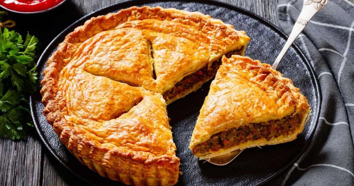 Torta de carne com massa de pastel: faça a receita simples e fácil