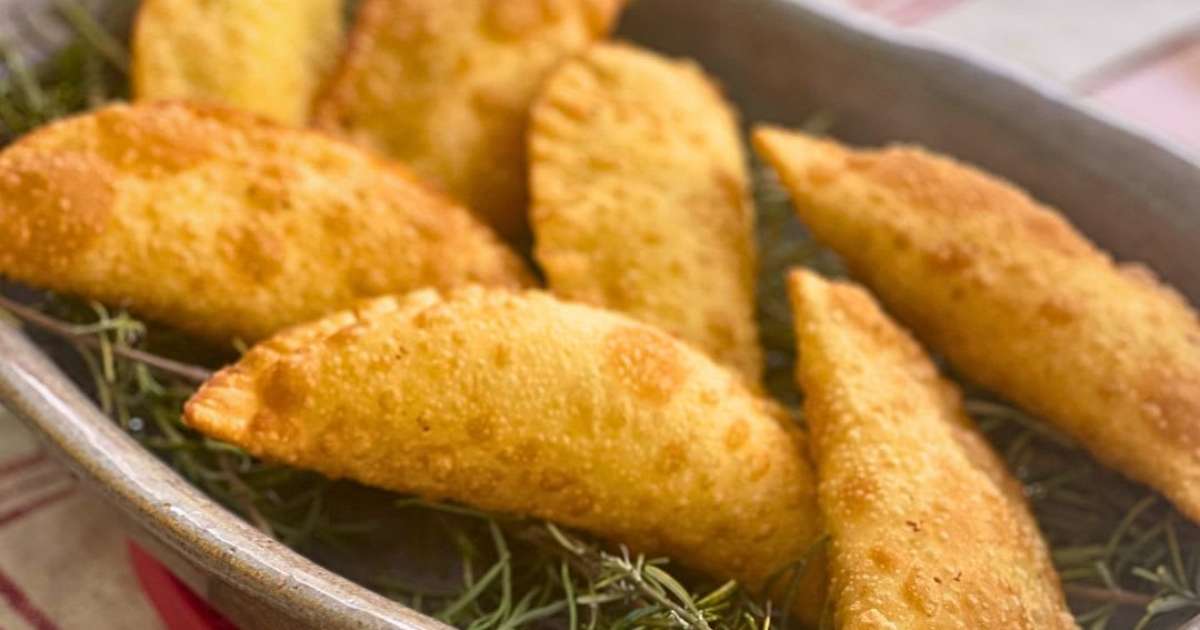 Pastel de queijo que é sucesso com 3 ingredientes, descubra