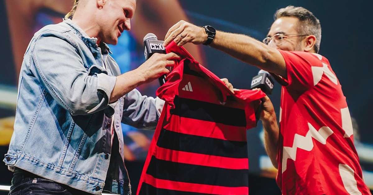 Matt Smith vem ao Brasil beber caipirinha e festejar o Flamengo