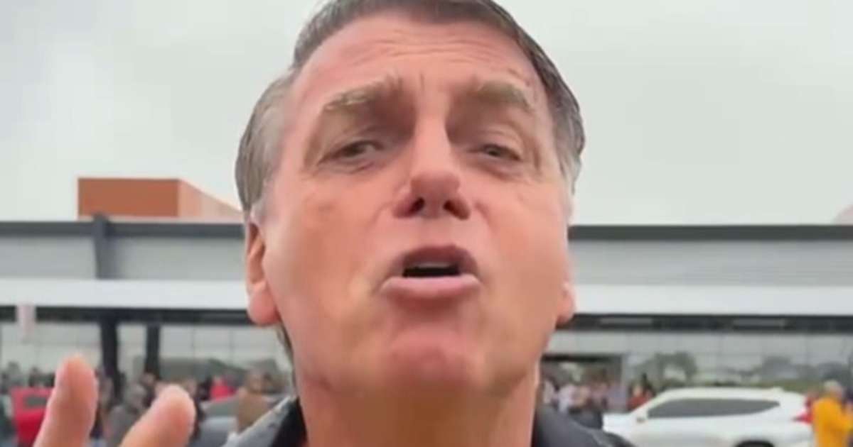 Bolsonaro debocha de jornalistas da Globo e pede entrevista ao vivo no ...