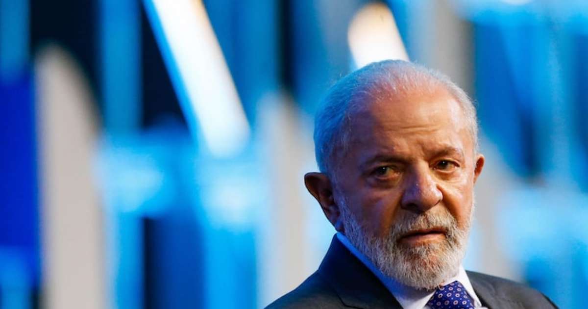 Lula retira dreno da cabeça, mas segue internado em UTI, diz boletim médico