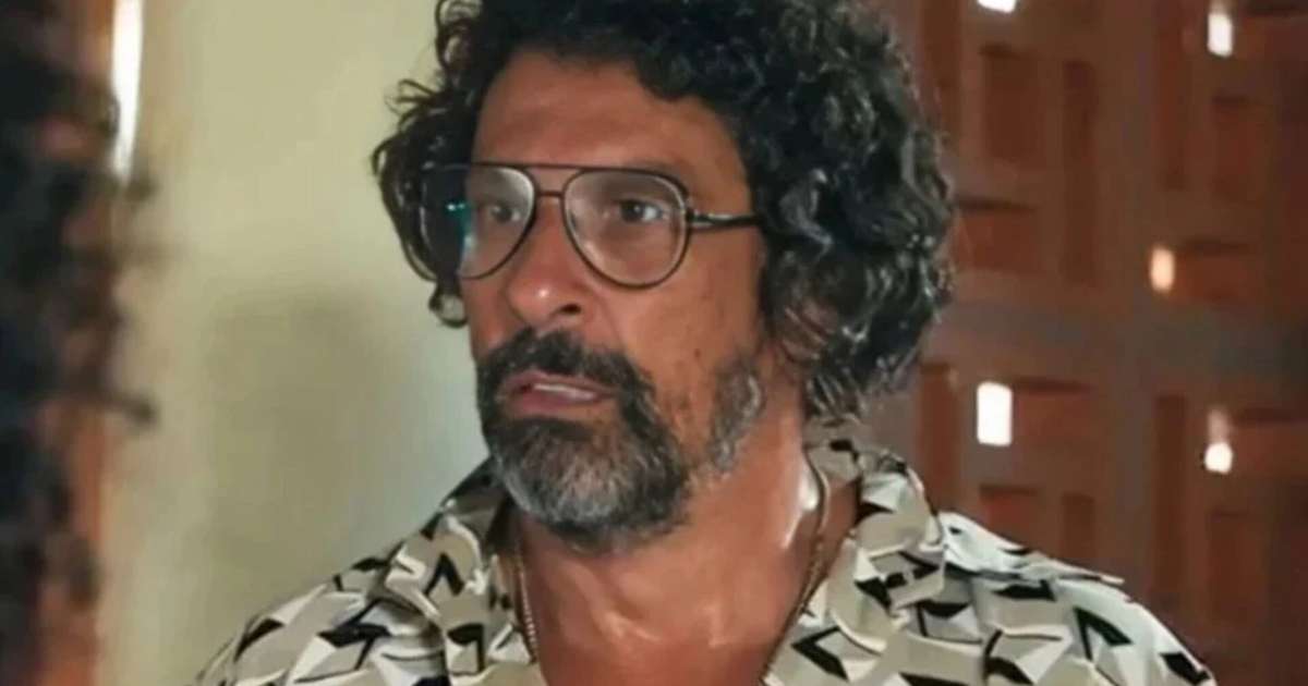 Osmar pula no teto de um ônibus para fugir de Gerson em 'Volta por Cima'