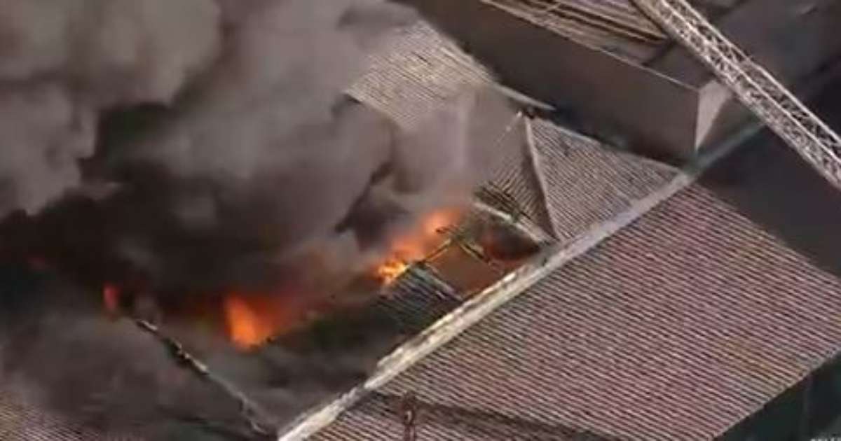 Incêndio atinge loja na região da Rua José Paulino, centro de SP, e ...