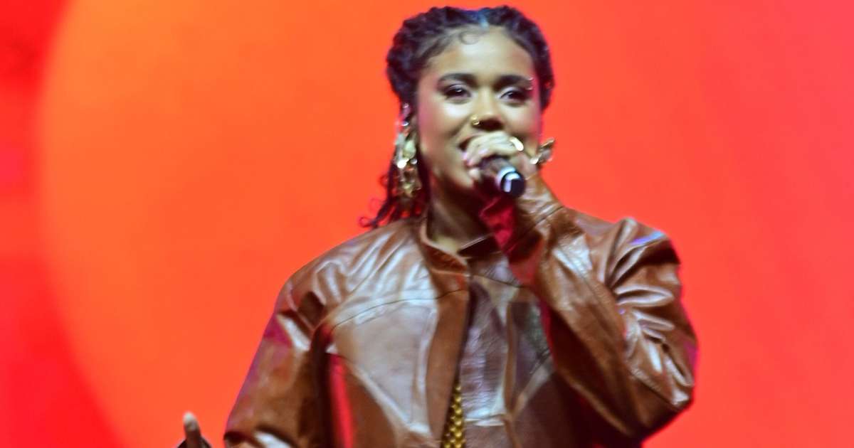 Cantora Melly é 'traída pelo look' durante show no WME Awards: 'Emoção ...