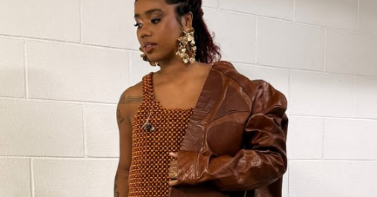 Cantora Melly é ‘traída pelo look’ durante show no WME Awards: “Até a ...