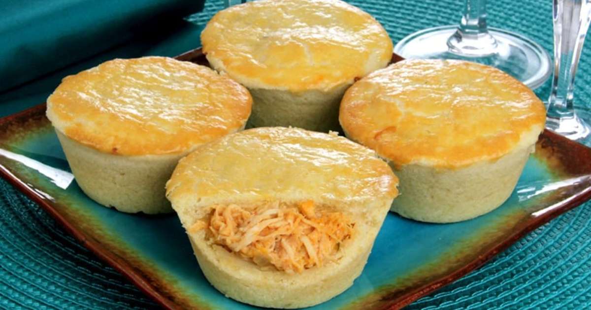 Empadinha de frango fácil de fazer com massa que derrete na boca