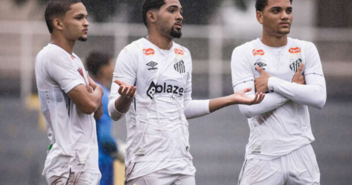 Santos renova com atacante da base até 2028