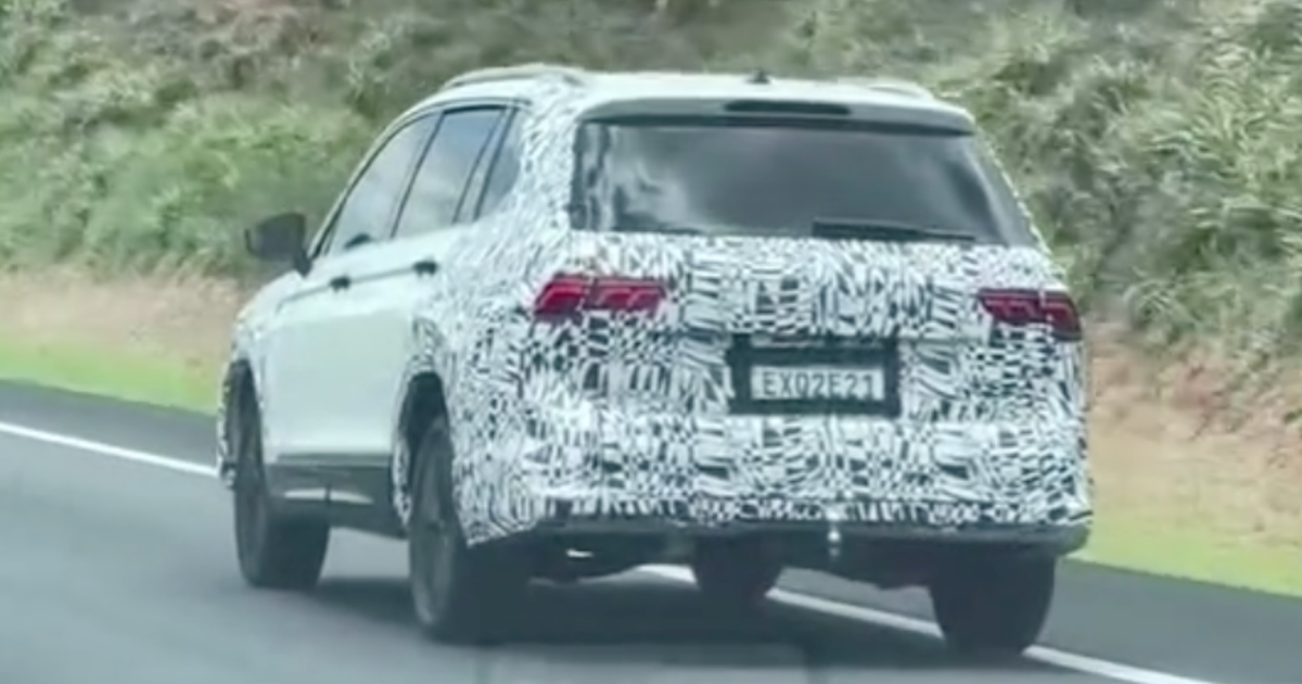 Nova picape da VW é flagrada em testes com "suspensão de Strada"