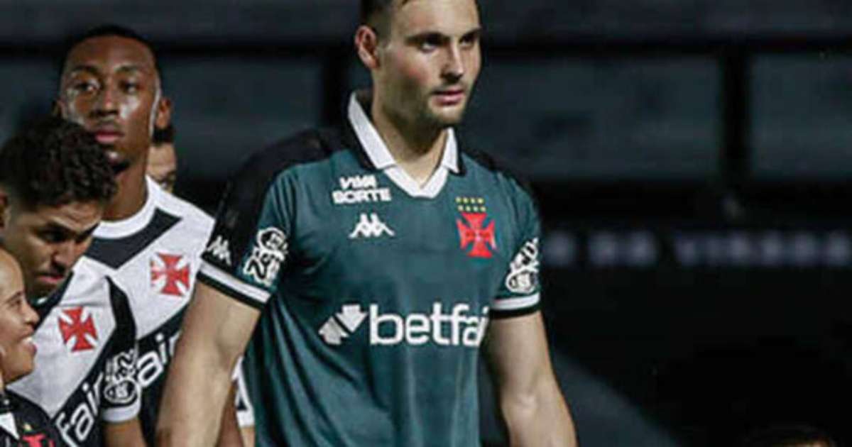 Daniel Fuzato comemora estreia pelo Vasco