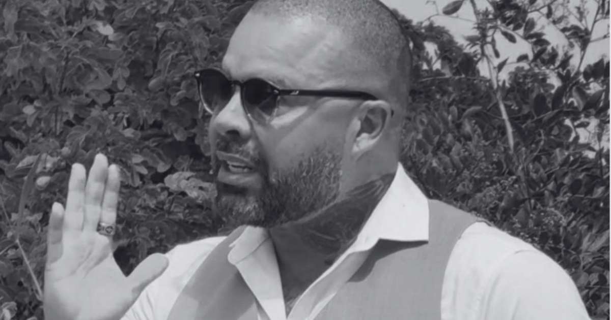 Quem era Ricardo Godoi, influenciador que morreu durante sessão de tatuagem