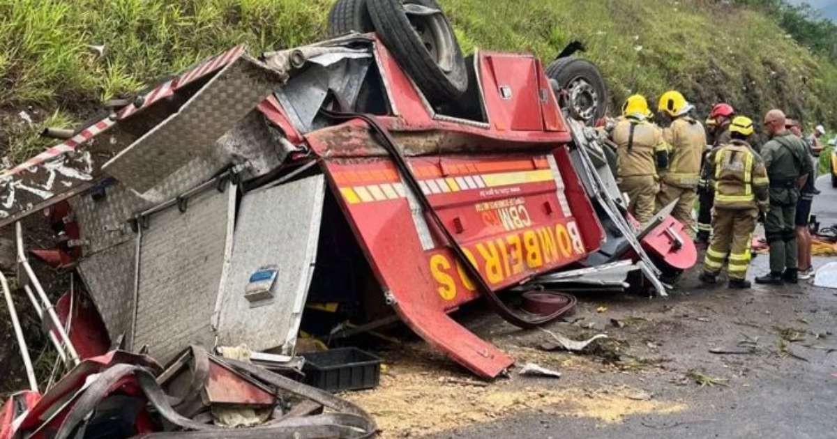 Colisão entre viatura dos bombeiros e Corolla deixa cinco mortos na ...