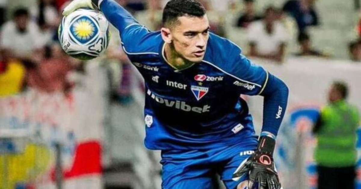Athletico acerta a contratação do goleiro Santos por empréstimo do ...