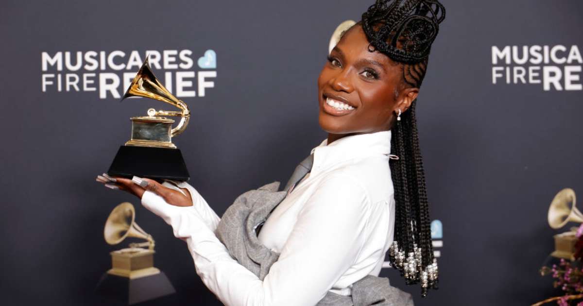 Os detalhes por trás do face taping, tendência de beleza usada por ...