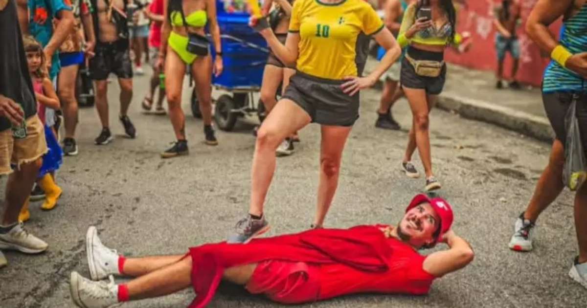 Fernanda Torres diz que se tornar fantasia de carnaval é seu 'auge'