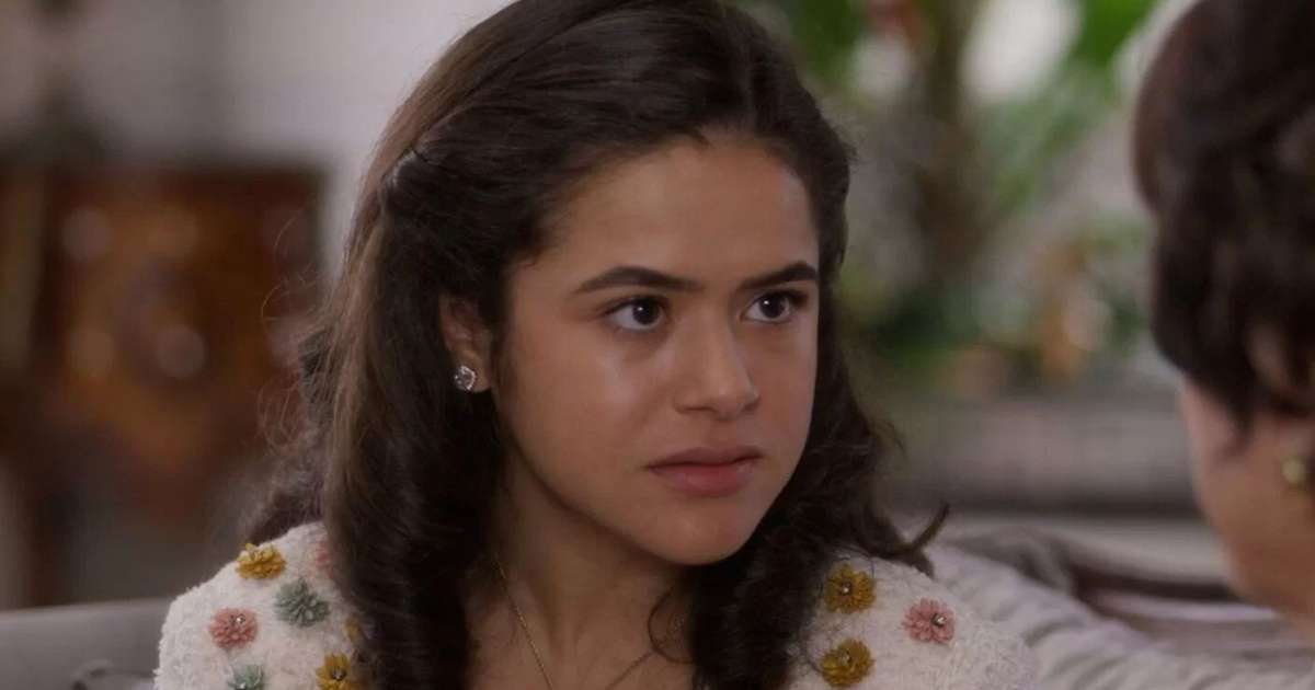 Maisa rouba a cena em cena dramática de 'Garota do Momento': 'Cresceu muito'