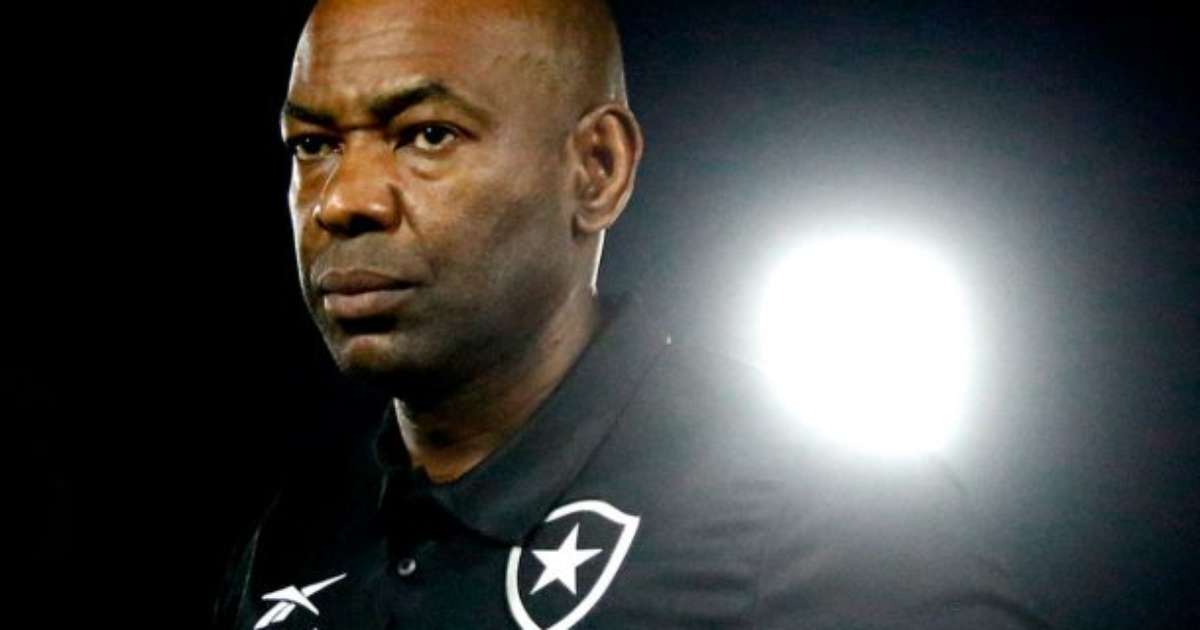 Caçapa promete Botafogo forte e fala em título da Recopa