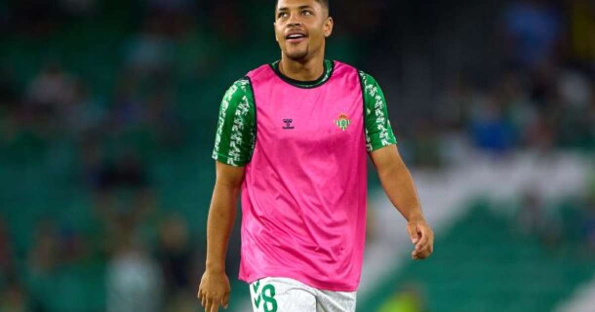 Palmeiras avança em tratativas por Vitor Roque, mas operação é difícil