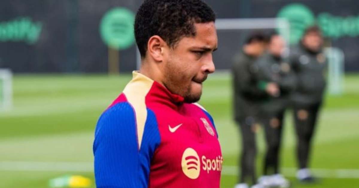 Palmeiras não desiste de Vitor Roque, mas contratação depende do Barcelona