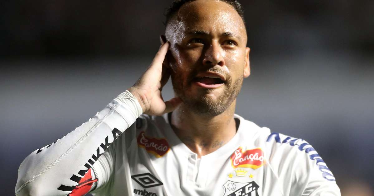 Neymar posta foto jogando cartas e brinca: ‘O carnaval tá diferente’