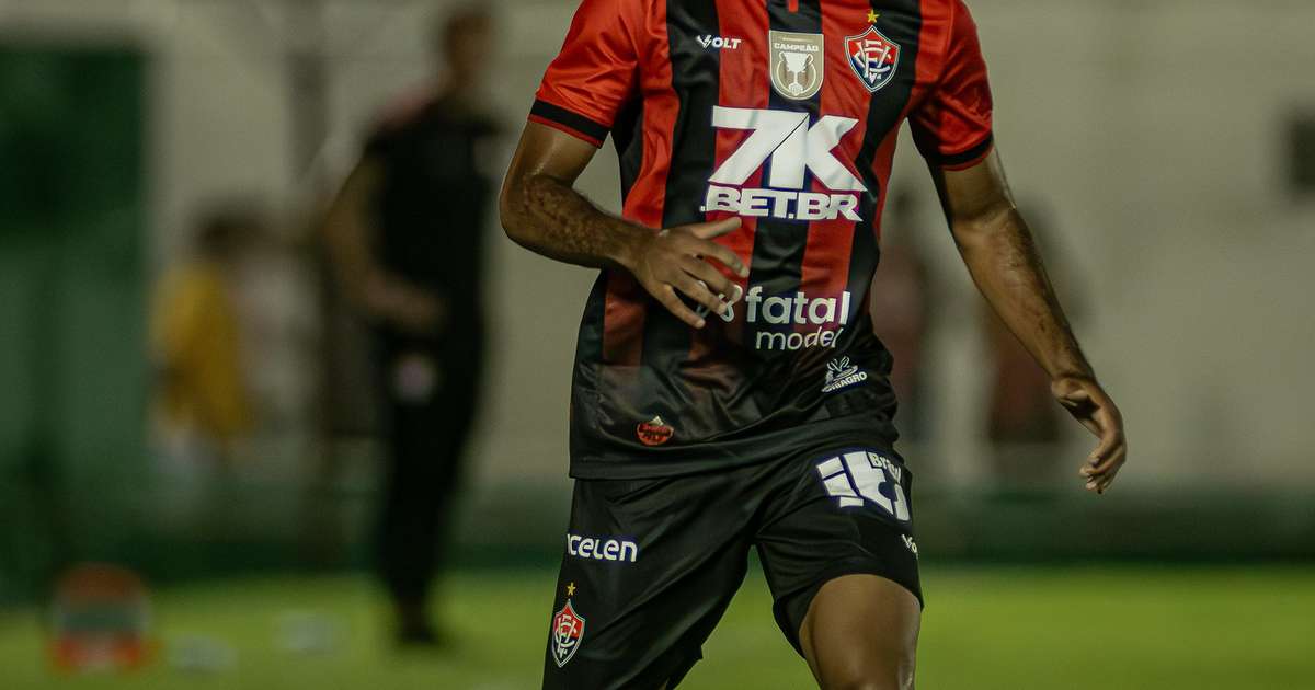 Vitória anuncia rescisão de contrato com Caio Vinícius