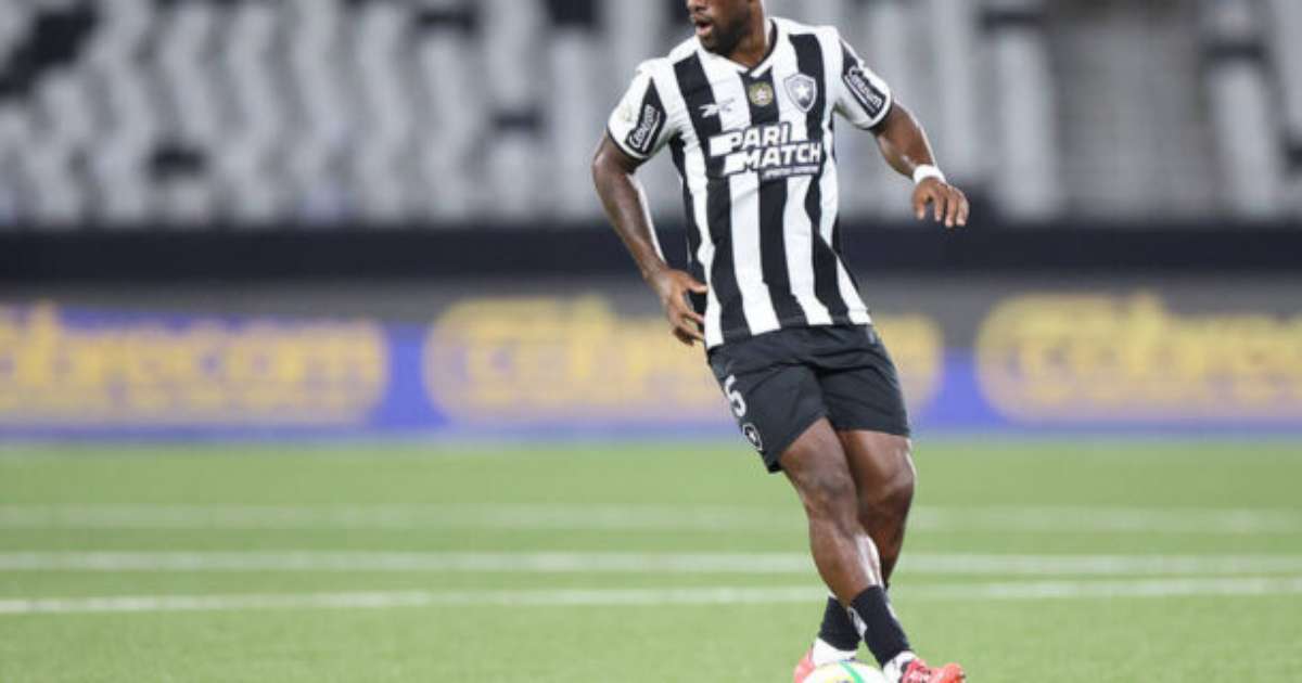 Convocado para sua seleção, Bastos retorna aos treinos no Botafogo