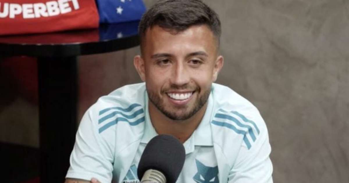 Matheus Henrique se declara ao Cruzeiro e descarta retorno à Europa: 'Zero vontade de sair daqui'