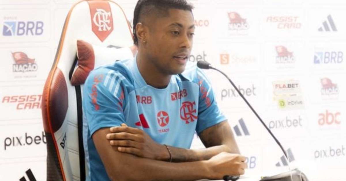 Bruno Henrique chora em homenagem pelos 100 gols no Flamengo: 'Para poucos'