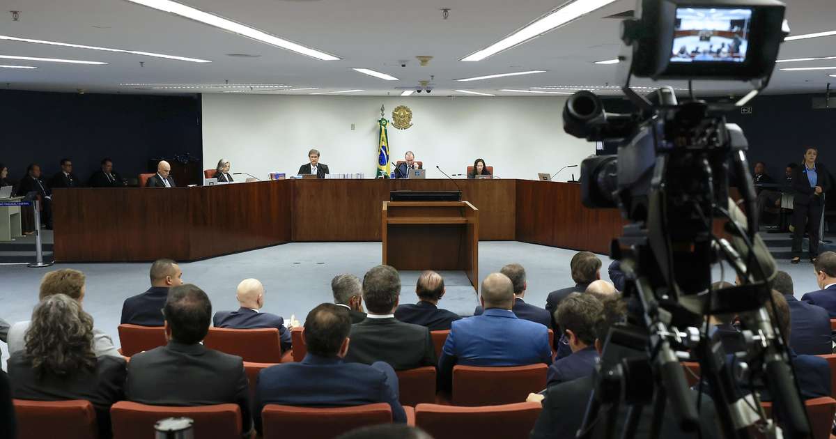 STF conclui primeiro dia de julgamento com derrotas para Bolsonaro e aliados