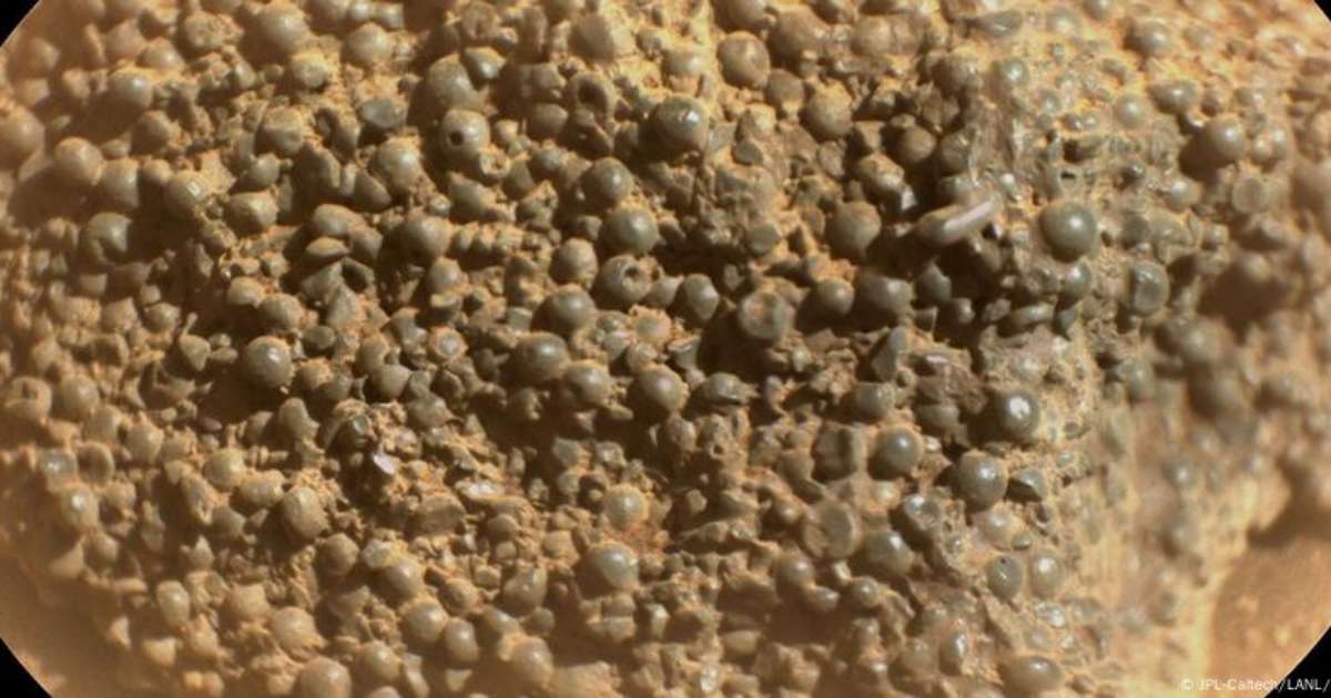 Robô encontra misteriosa rocha coberta de esferas em Marte