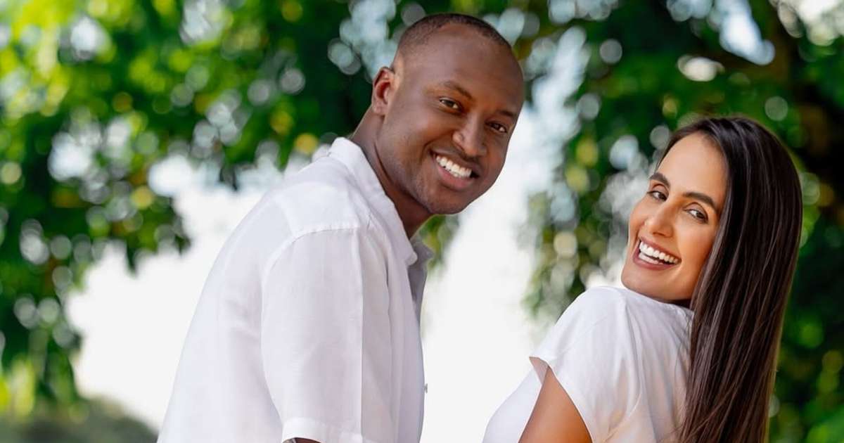 Thiaguinho e Carol Peixinho anunciam gravidez; veja as fotos