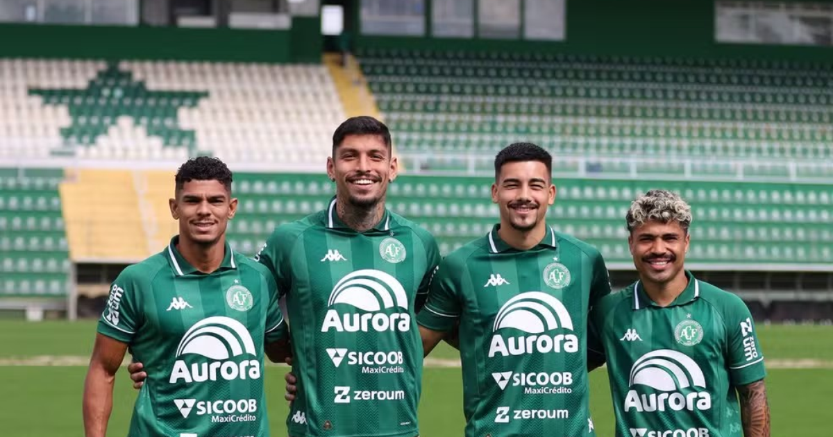 Chapecoense apresenta novos reforços na Arena Condá