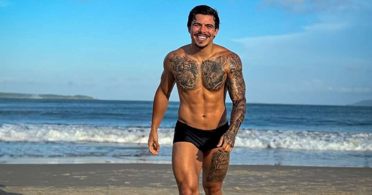 Thomaz Costa revela por quanto vendeu meia usada em plataforma adulta e choca usuários