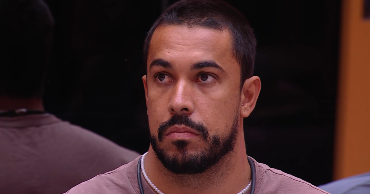 BBB25: Maike é eliminado depois de morder e puxar cabelo de Renata