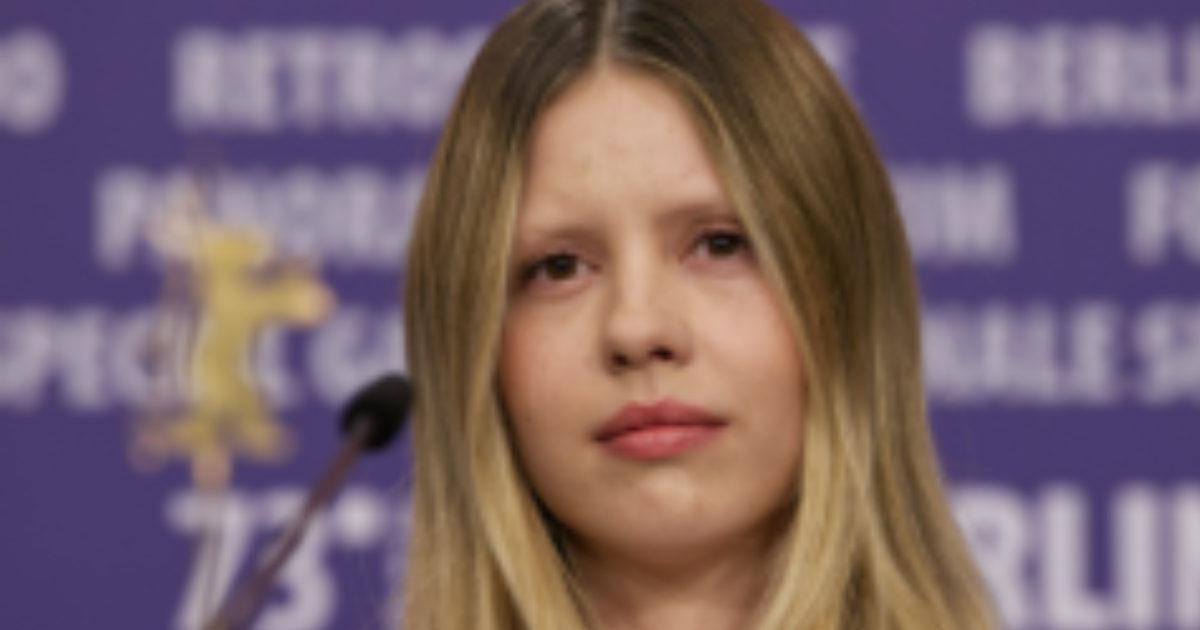 Mia Goth toma atitude em apoio à avó Maria Gladys após polêmica pública