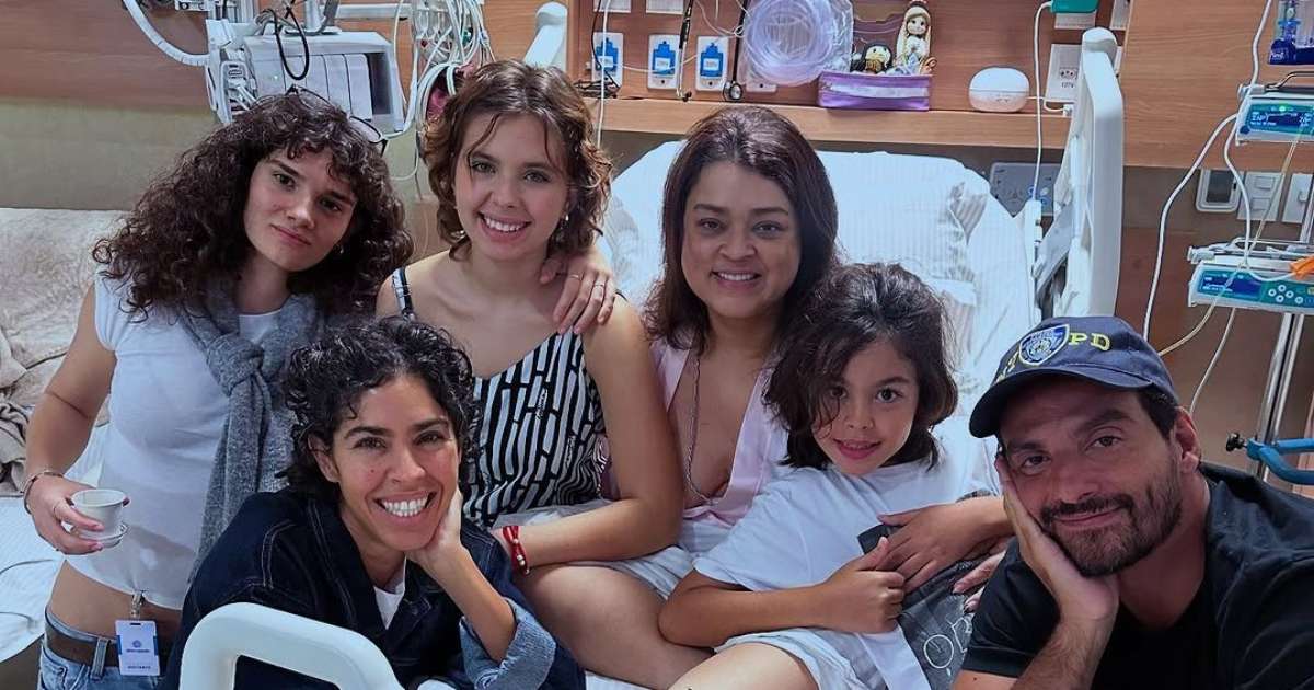 Internada, Preta Gil renova forças com visita de Bela Gil e familiares