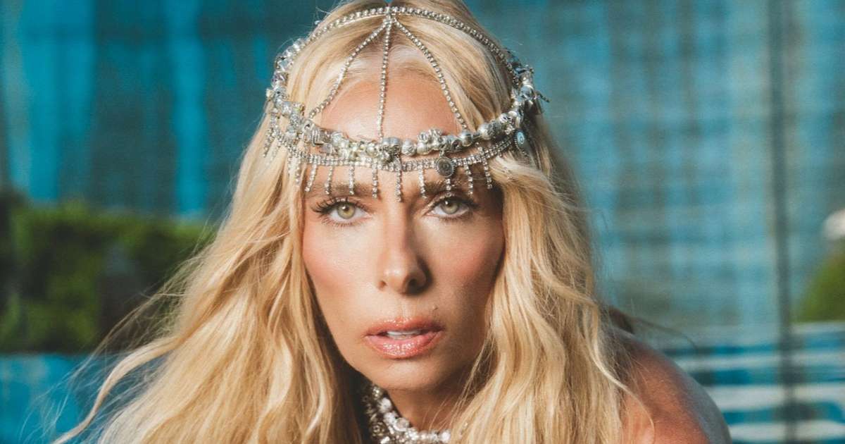 Adriane Galisteu chega aos 52 anos e abraça nova fase: 'Melhor presente'