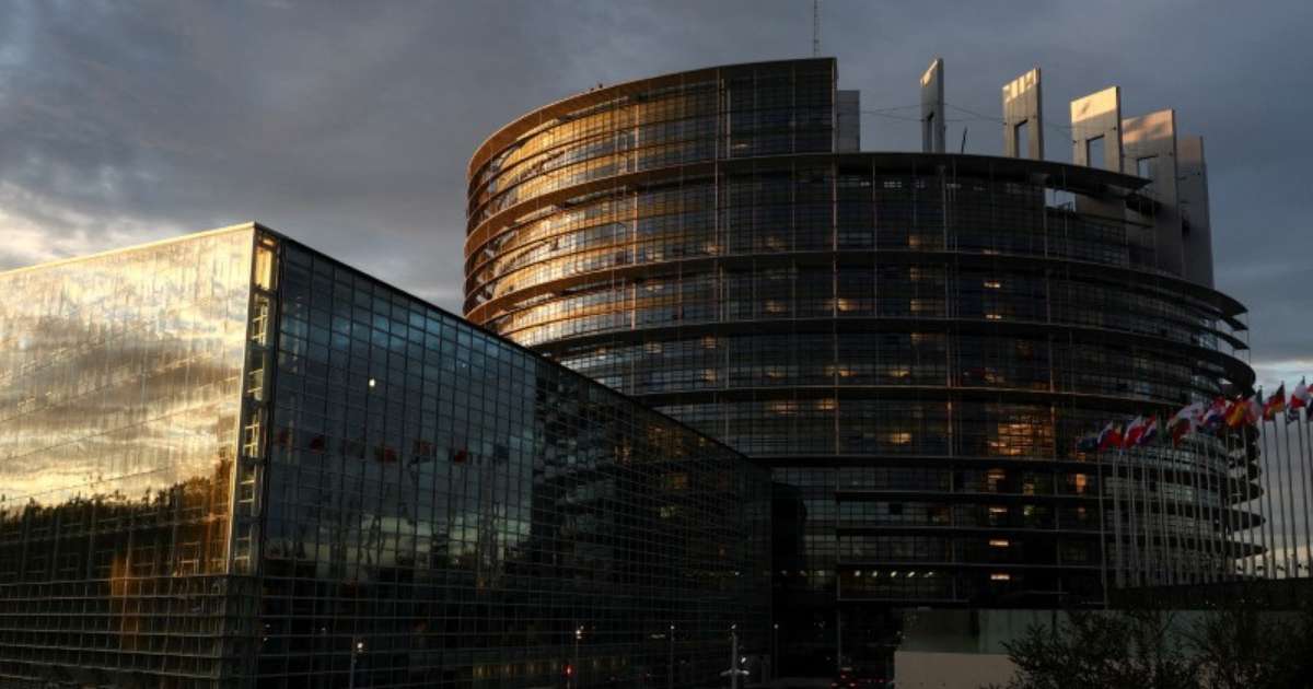 Parlamentares da UE decidem acelerar metas mais brandas de emissão de ...