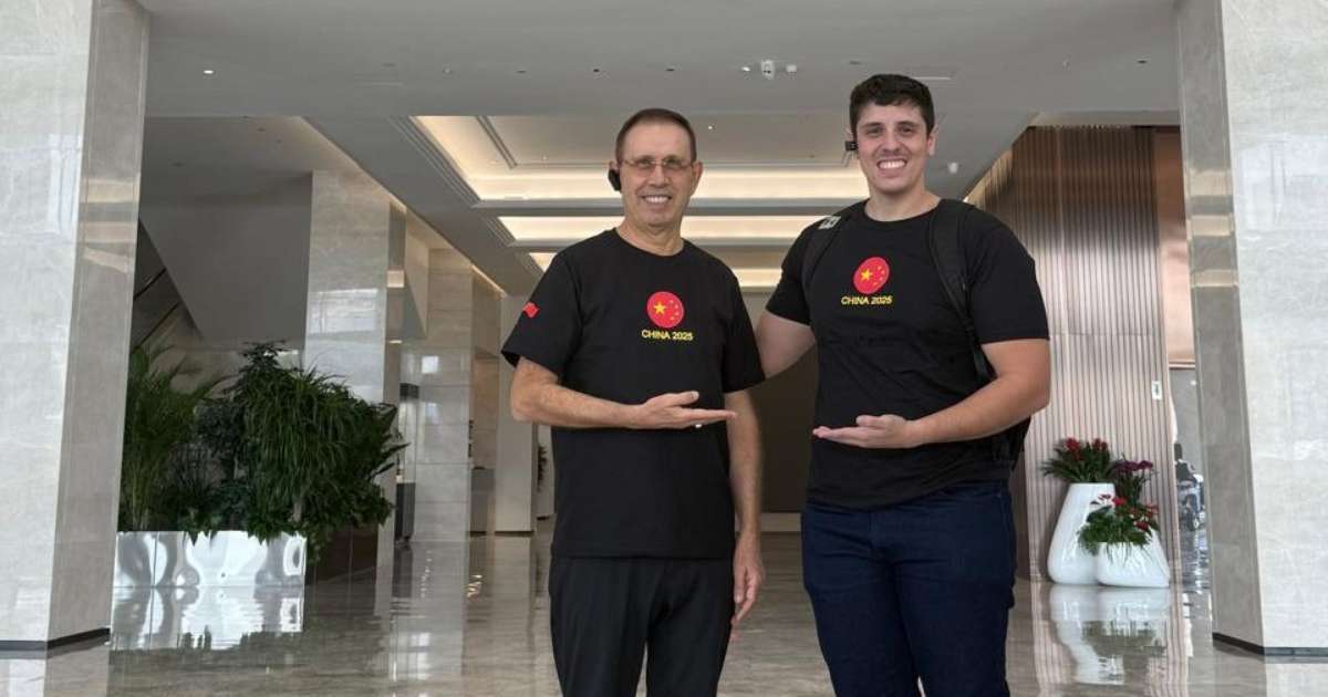 Na China com Carlos Wizard: CEO da The Future School, João Aleixo, traz ...