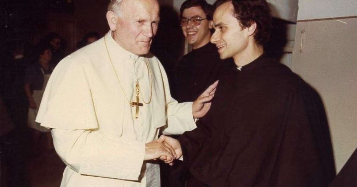 Veja fotos antigas e encontros do papa Leão XIV com João Paulo II e ...